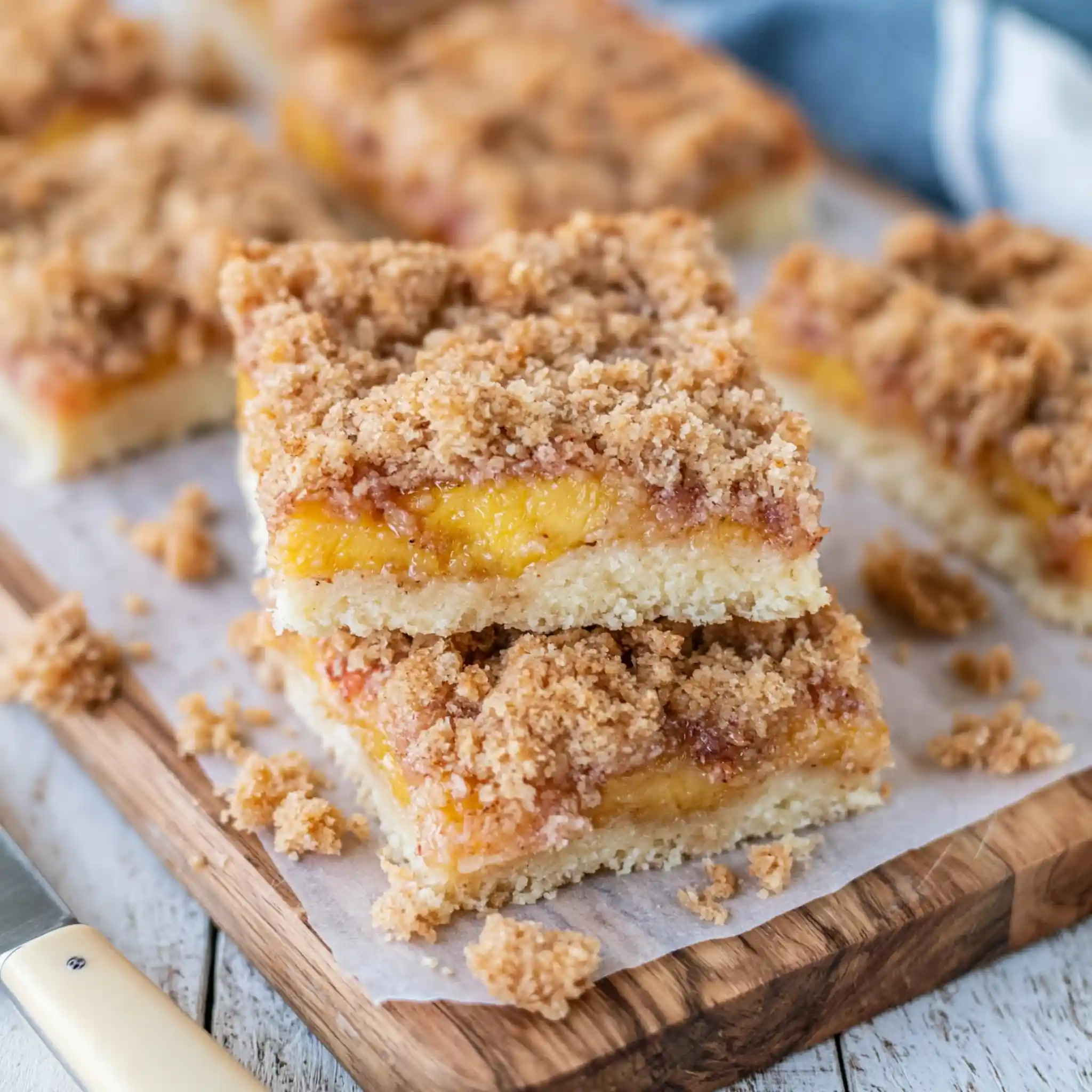 Peaches and Cream Crumble Bars – Amazing 1 Pan Dessert